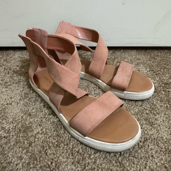 Shoe Republic LA | Shoes | Shoe Republic La Flat Zipup Sandals | Poshmark
